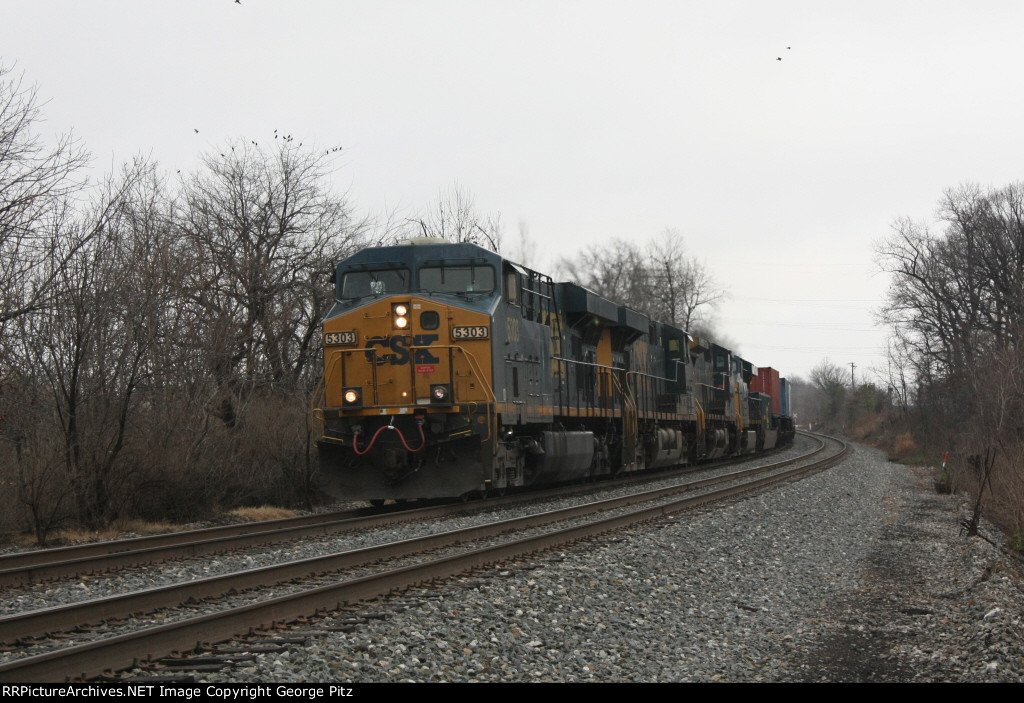 CSX train Q031